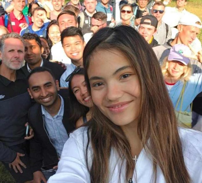 Emma Raducanu, lontana dagli occhi ma non da Google: regine sotto attacco