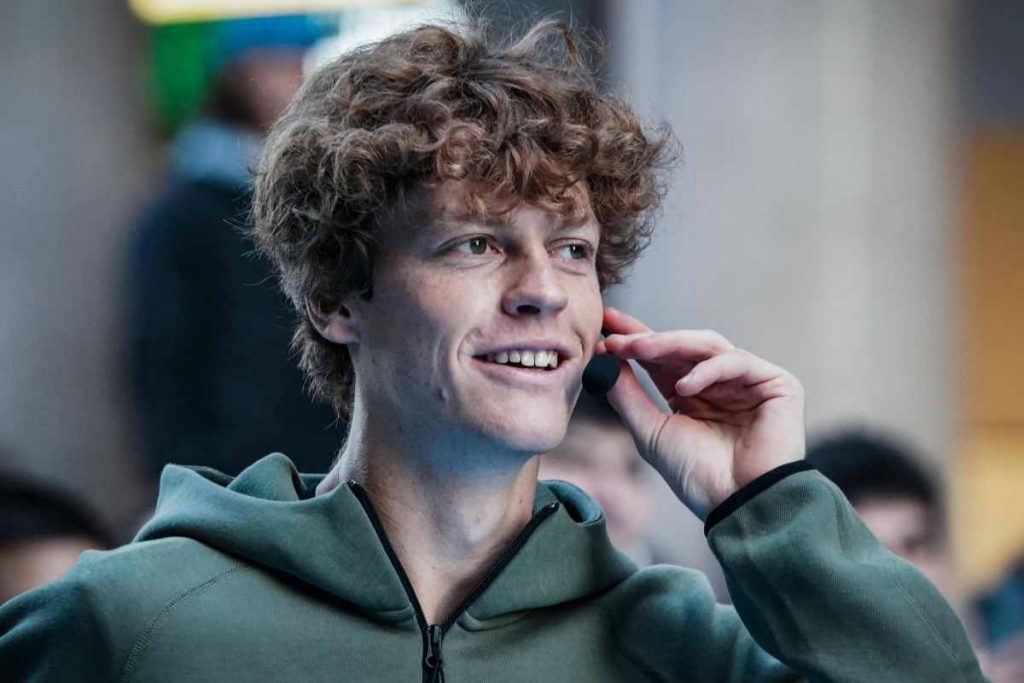 Sinner scogliatutto si prende anche questo: Alcaraz è nero